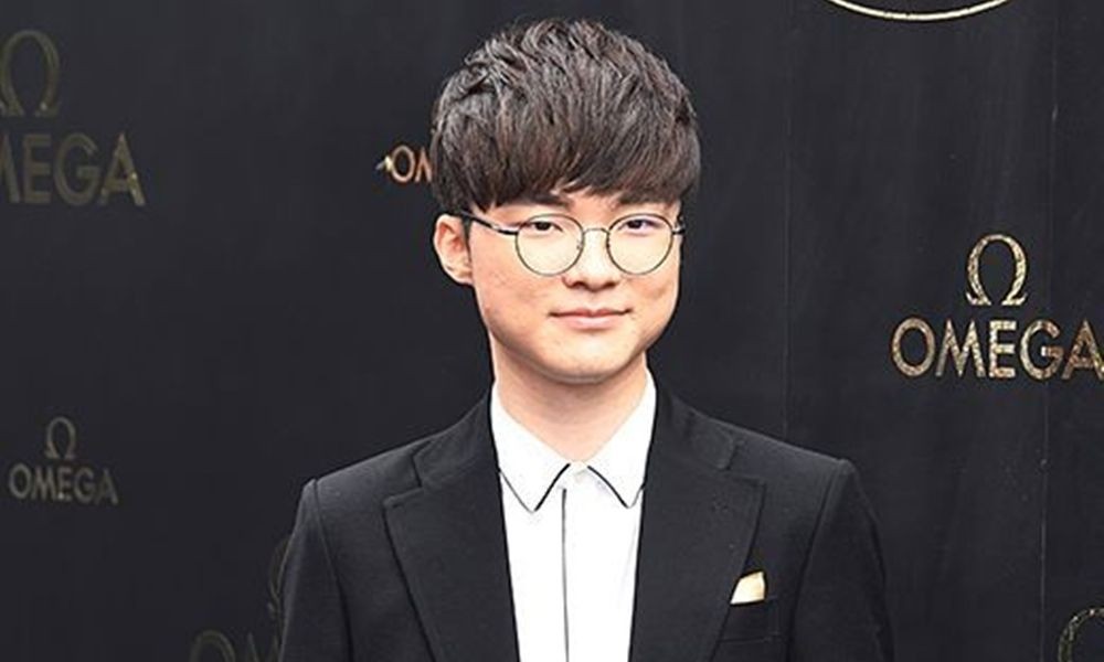 '그저 빛' 페이커, T1 4년 재계약 깜짝 발표→롤판 2029년까지 심폐소생술